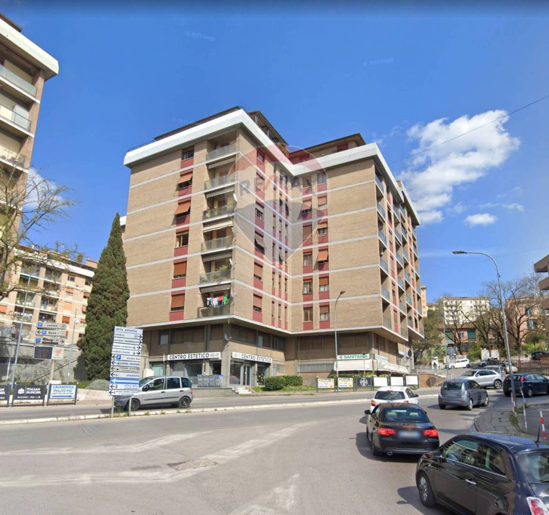 Quadrilocale piazzale Giotto 40, Semicentro - Stazione, Perugia