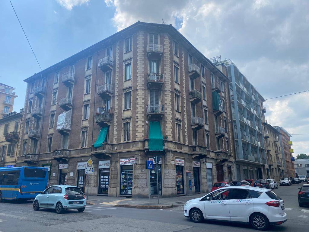 Bilocale via Broni 1, Lingotto, Torino