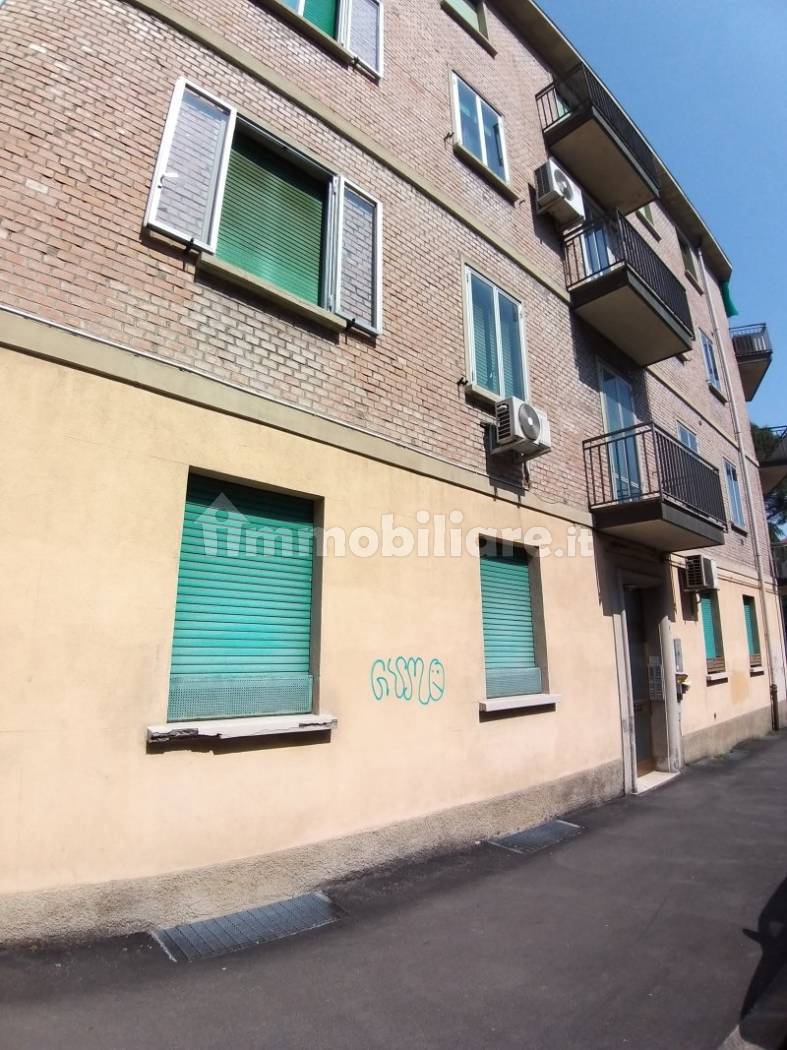 Trilocale da ristrutturare, piano terra, Costa, Bologna