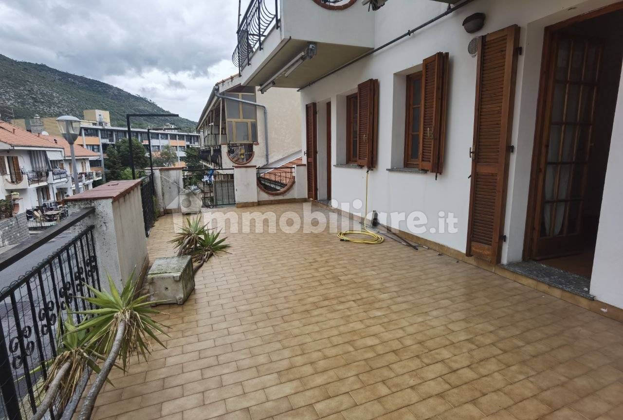 Bilocale via Urivei 11, Centro, Toirano