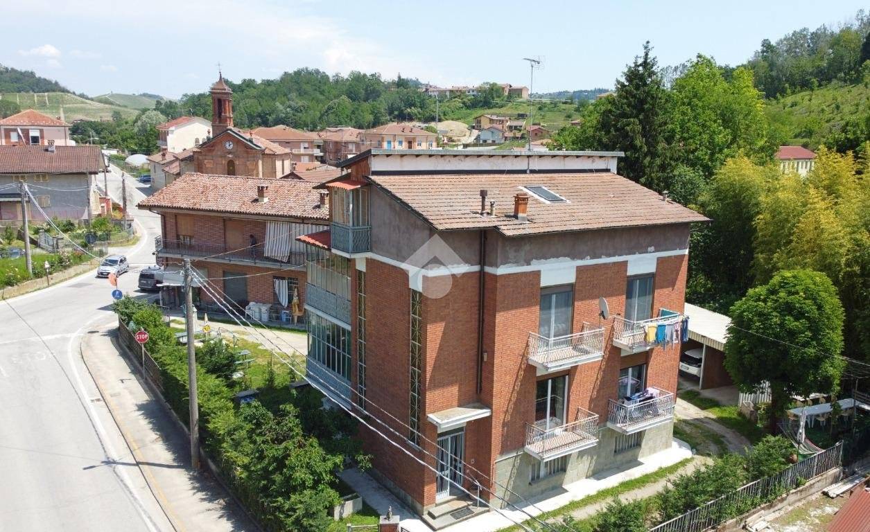 Quadrilocale via Montaldo Roero 1, Centro, Vezza d'Alba