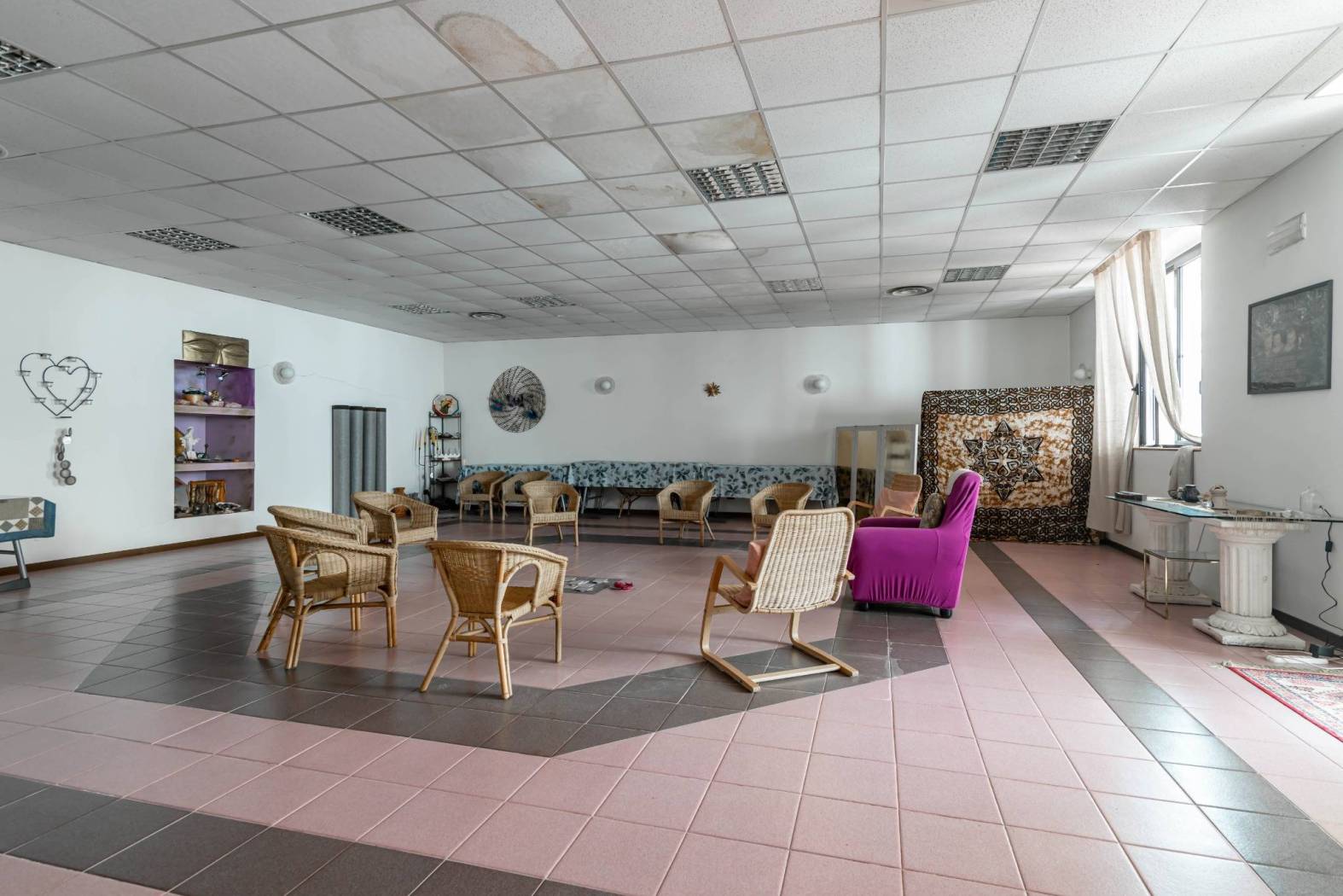 Locale commerciale in Vendita