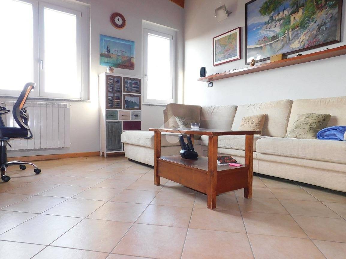 Bilocale via Novellina 21, Centro, Somma Lombardo