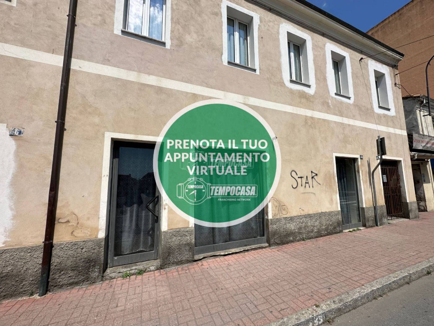 Locale commerciale in Vendita