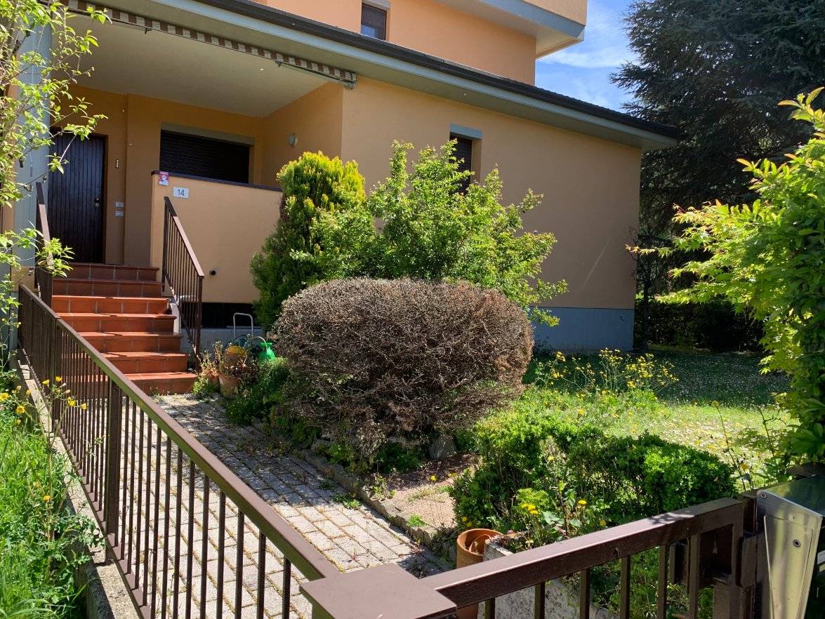 Appartamento ottimo stato, piano rialzato, Viale Dante, Osservanza, Imola