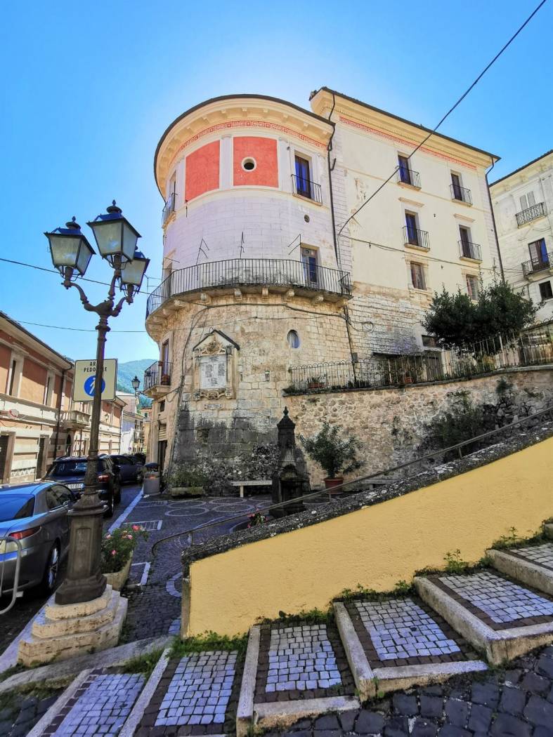 Appartamento ottimo stato, secondo piano, Centro, Introdacqua