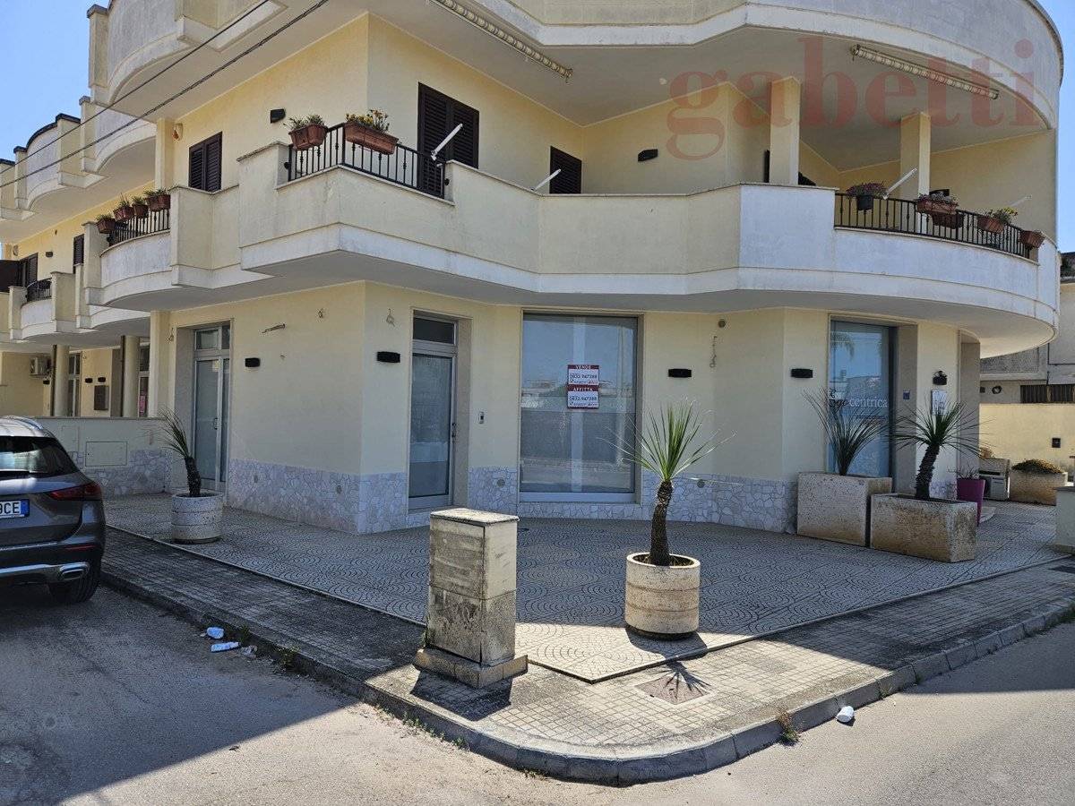 Locale commerciale in Vendita