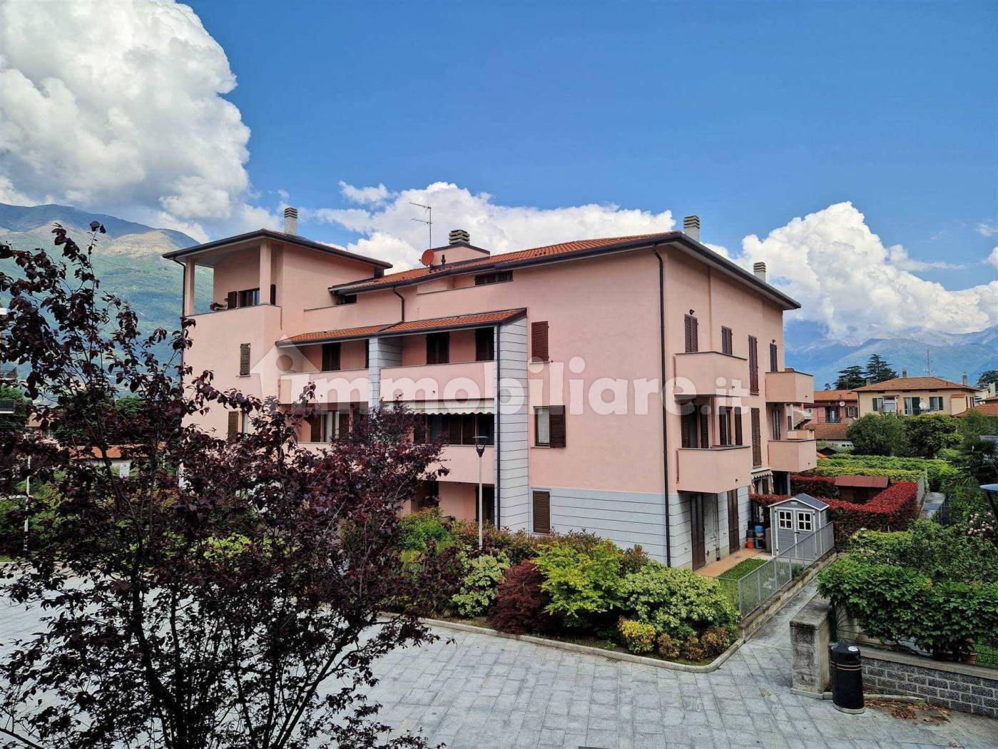 Trilocale via Dottor Pietro Greppi, Centro, Dervio