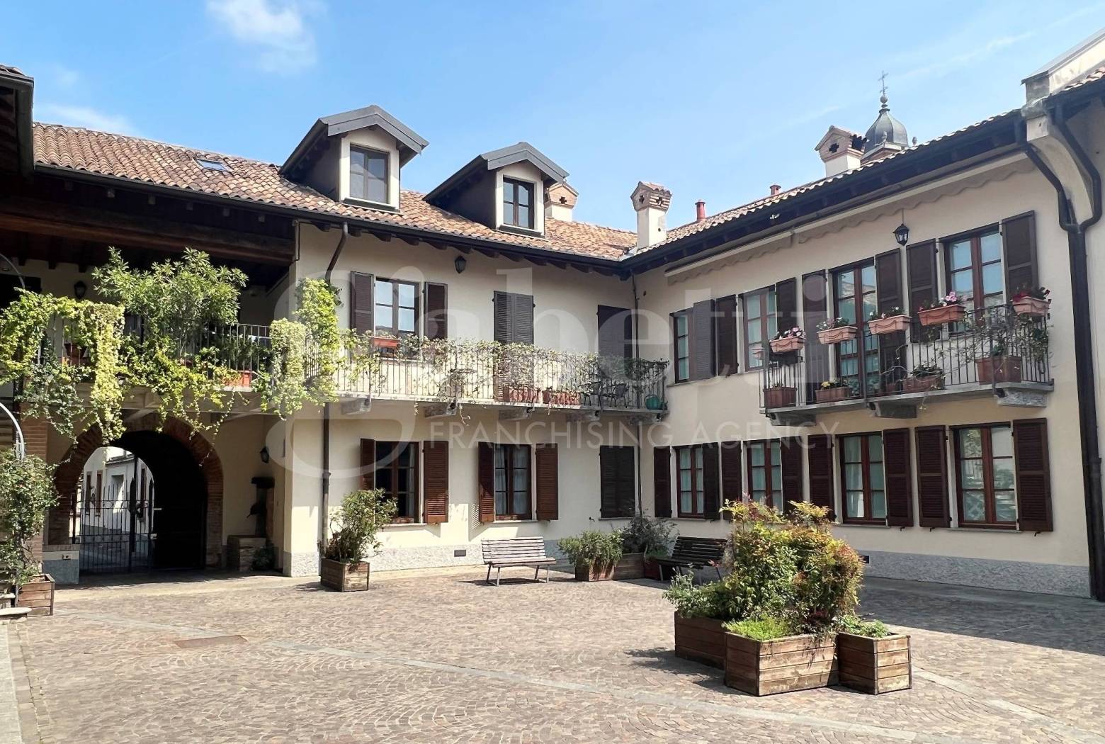 Appartamento via Carlo Borromeo 9, Oreno, Velasca, Vimercate