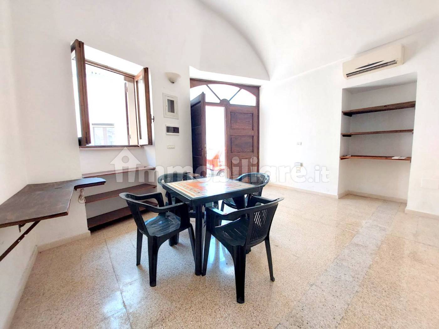 Trilocale piazzetta Postergola, Centro, Alessano