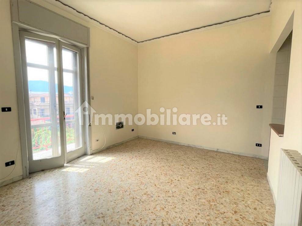 Trilocale via Giuseppe Lanzara 97, Centro, Sarno