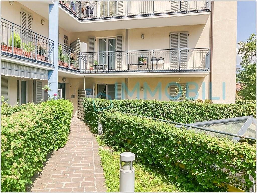 Trilocale via battisti 24, Centro, Calolziocorte