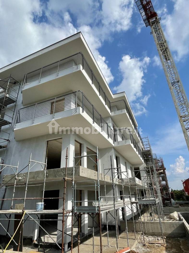 Trilocale via Monte Carmelo 3, Centro, Appiano Gentile