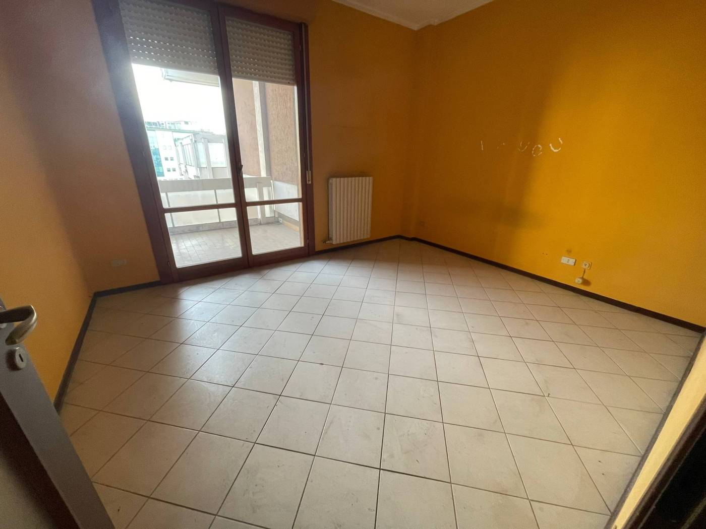 Trilocale via Giuseppe Chicco 13, Semicentro, Vercelli