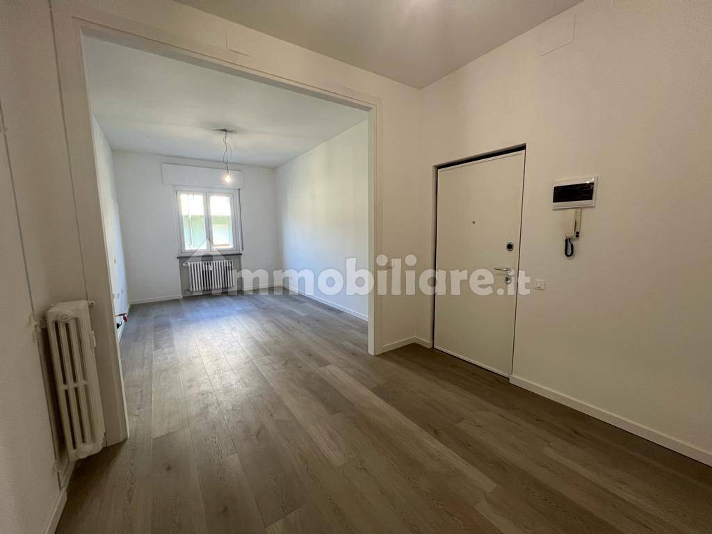 Trilocale via Fratelli Calvi 3, Centro, Torre Boldone