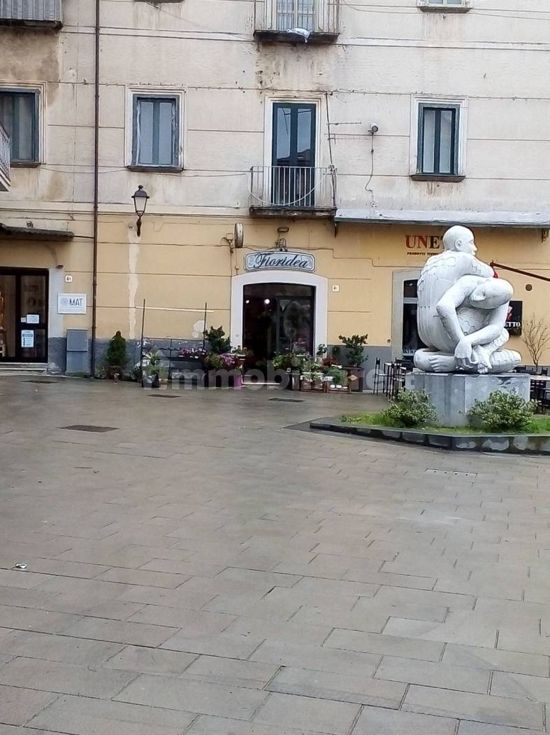 Locale commerciale in Vendita