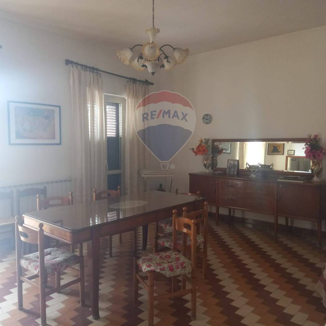 Quadrilocale appia 291, Centro, Minturno