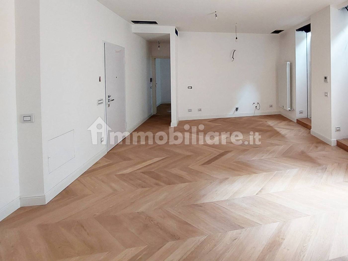 Trilocale via Mauro Macchi 38, Centrale, Milano