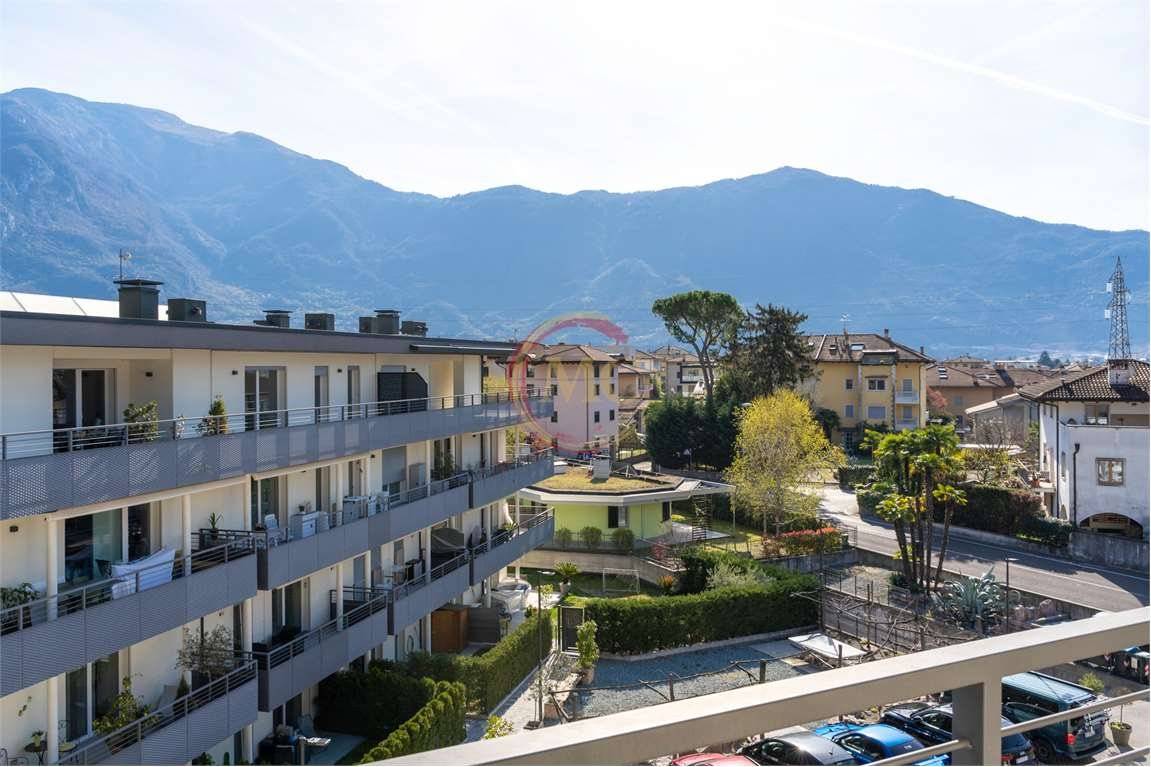 Locale commerciale in Vendita