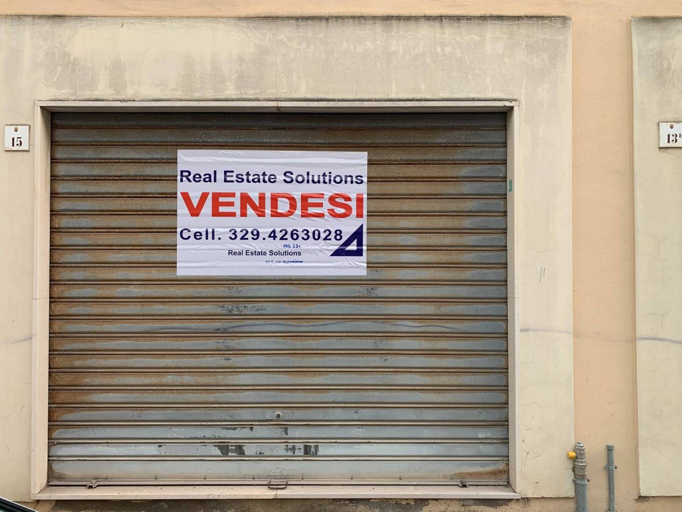 Locale commerciale in Vendita