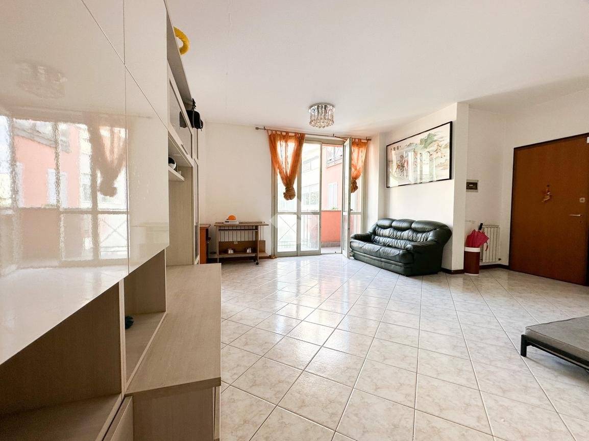 Trilocale via Michelangelo Buonarroti 48, Volturno, Assisi, San Mauro, Lissone