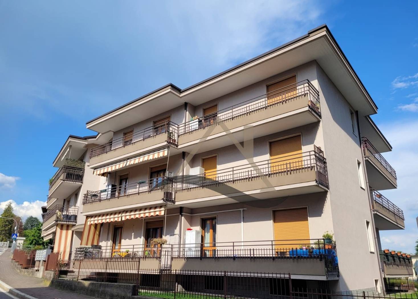 Trilocale via Vittorio Veneto, Villa Guardia