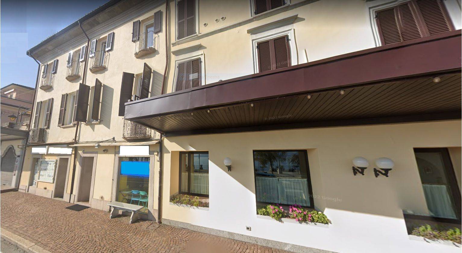 Locale commerciale in Vendita