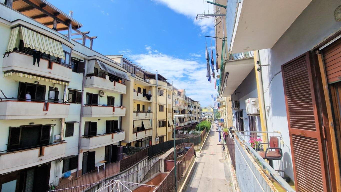 Trilocale via del Maestrale 27, Zona Industriale - Marina, Napoli