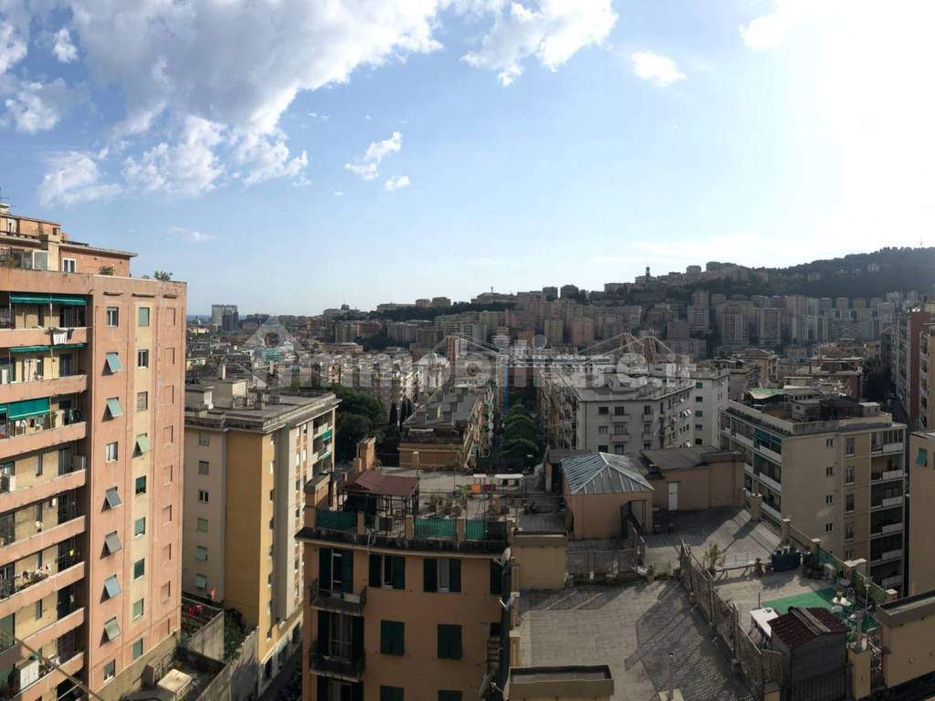 Sale Apartment Genoa. 4-room flat, Excellent condition, eighth floor ...