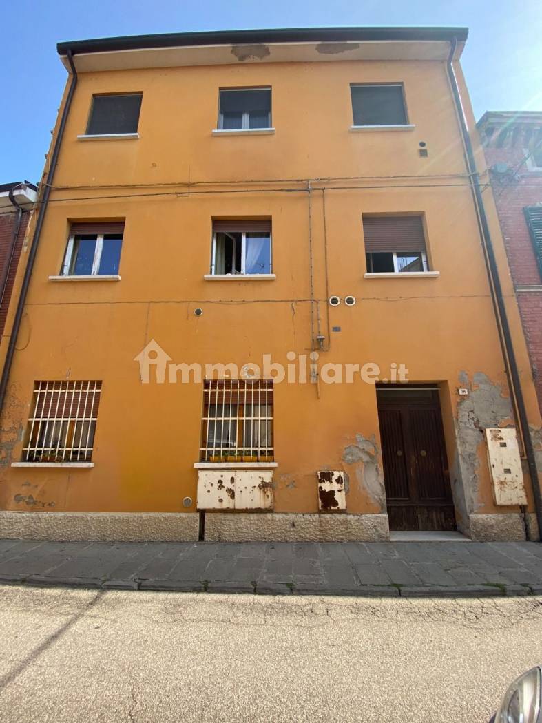 Bilocale via Antonio Gramsci 38, Centro, Argenta