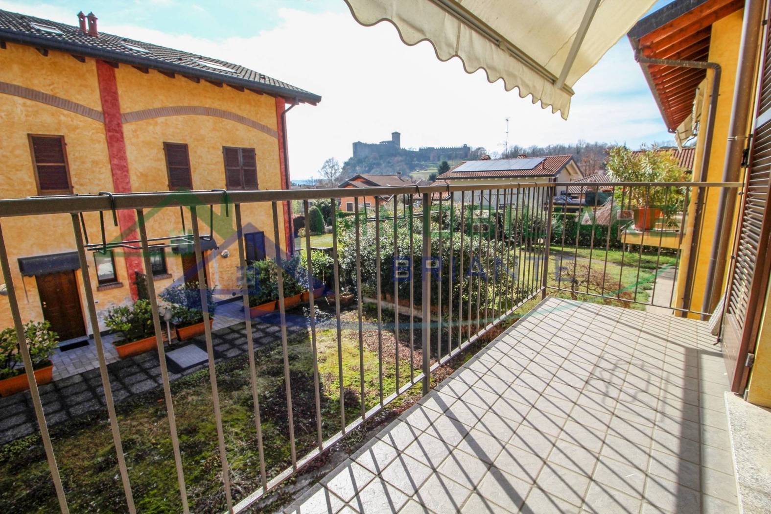 Trilocale via San Quirico, Centro, Angera