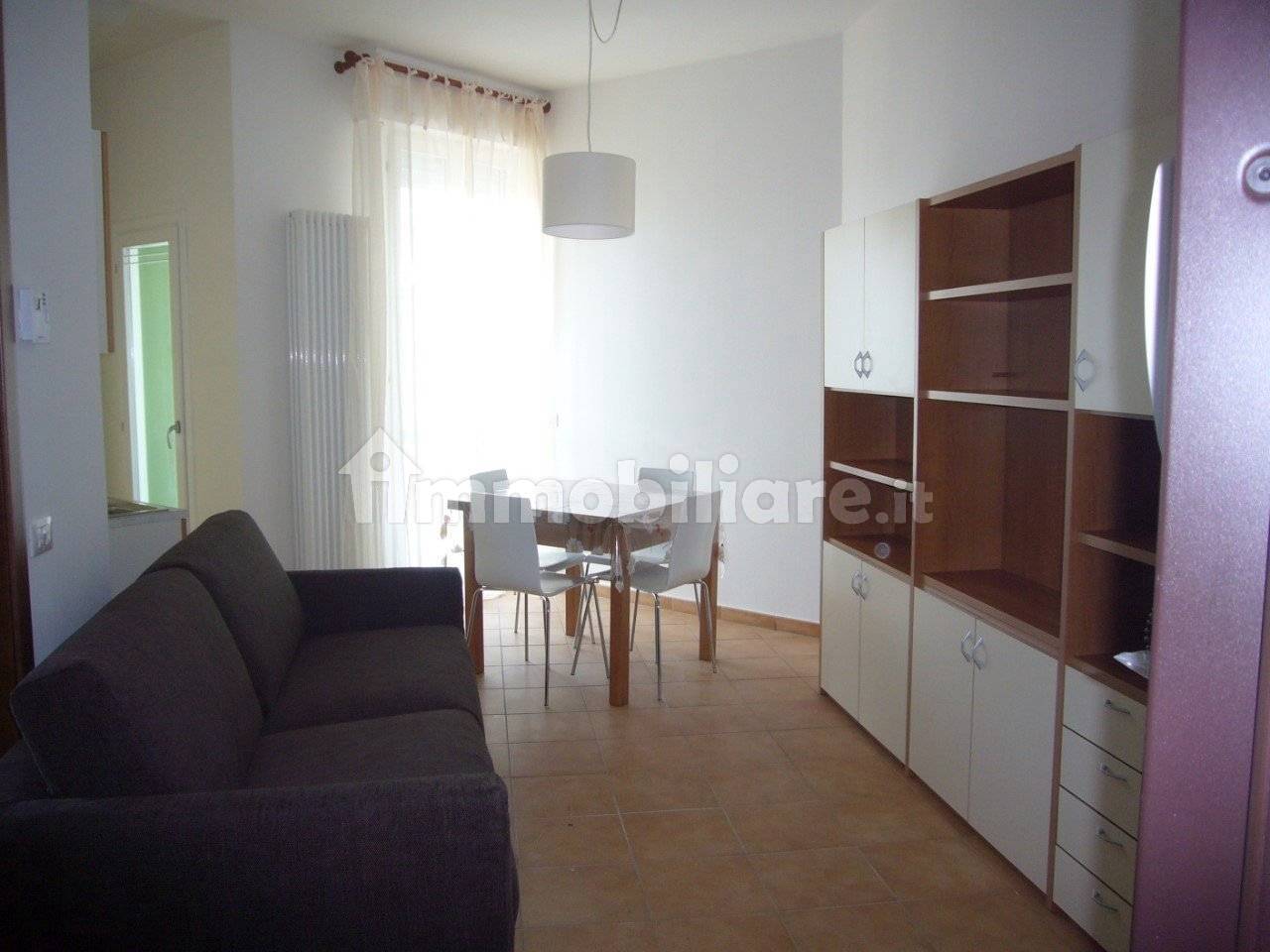 Bilocale viale XI Febbraio 12, Piazzale Giosuè Carducci, Pesaro