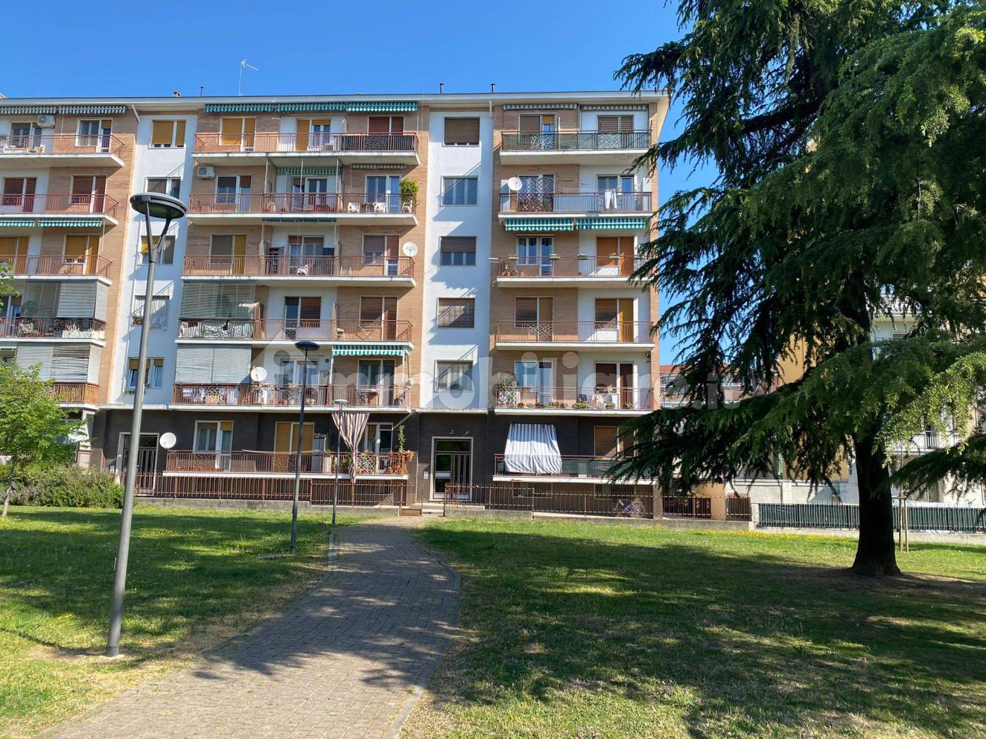 Trilocale via Candido Poggio 6, Centro, Casale Monferrato