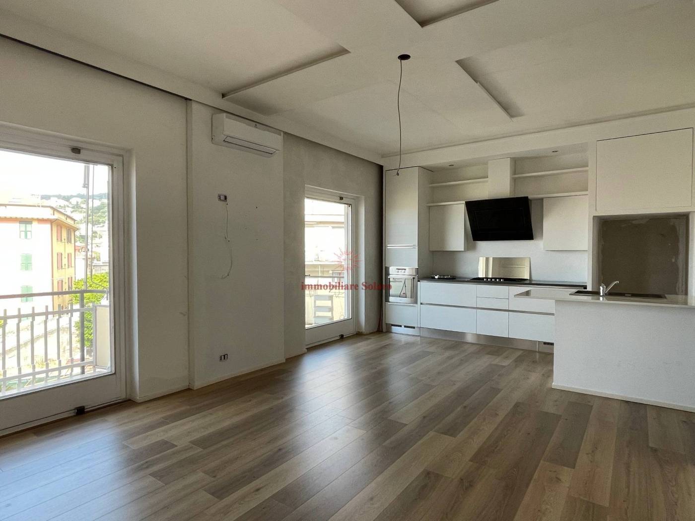 Trilocale via Milano 25, Centro, Varazze