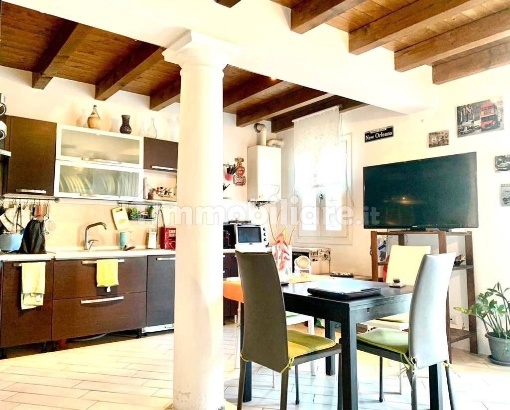 Trilocale ottimo stato, piano terra, Casalgrande