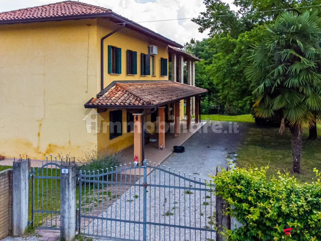 Vendita Villa unifamiliare in via Polon 14 Valvasone Arzene. 206 m² ...