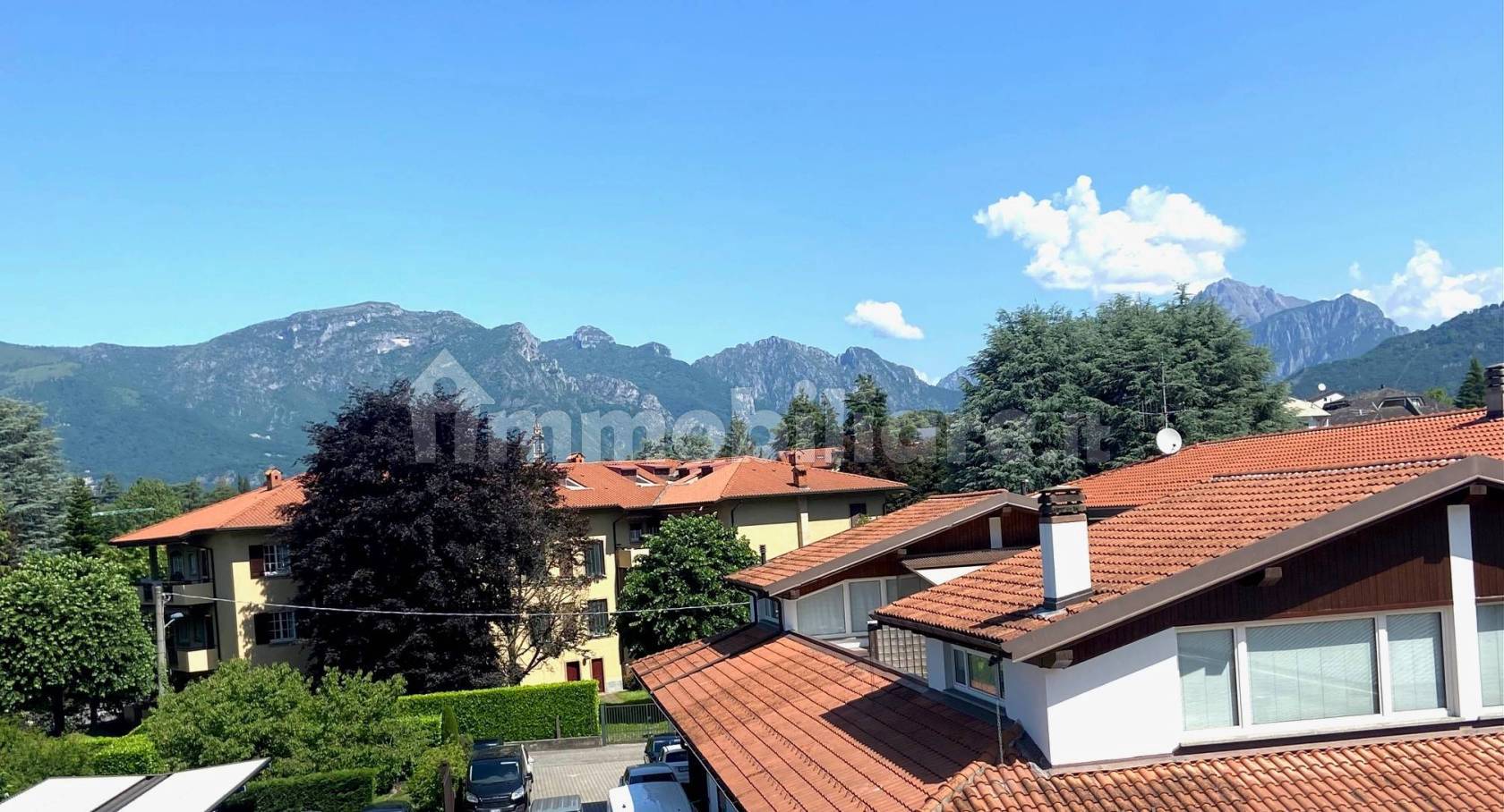 Bilocale via ai Campi, Centro, Oggiono