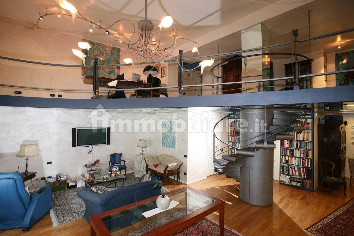 Trilocale ottimo stato, secondo piano, Via Roma, Torino