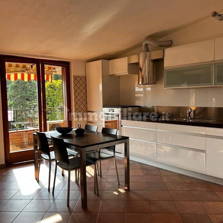 Trilocale via Giovanni Pascoli 8, Centro, Crespiatica