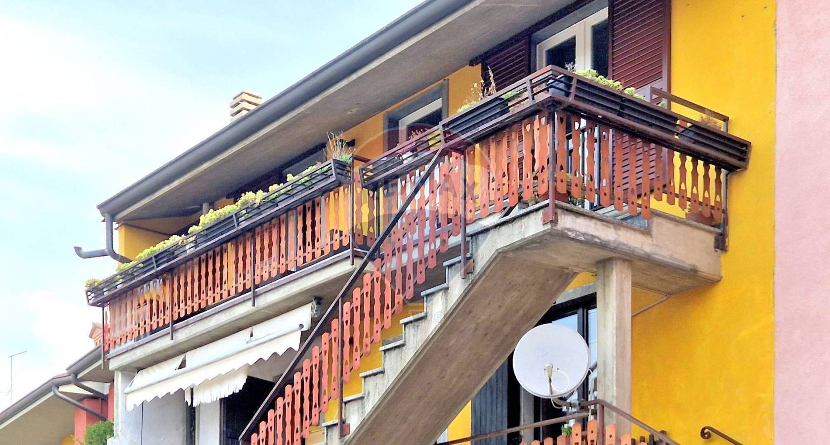 Trilocale sigismondi, Villa D'Almé, Villa d'Almè