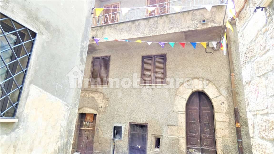 Quadrilocale piazza Garibaldi , 32, Centro, Vico nel Lazio