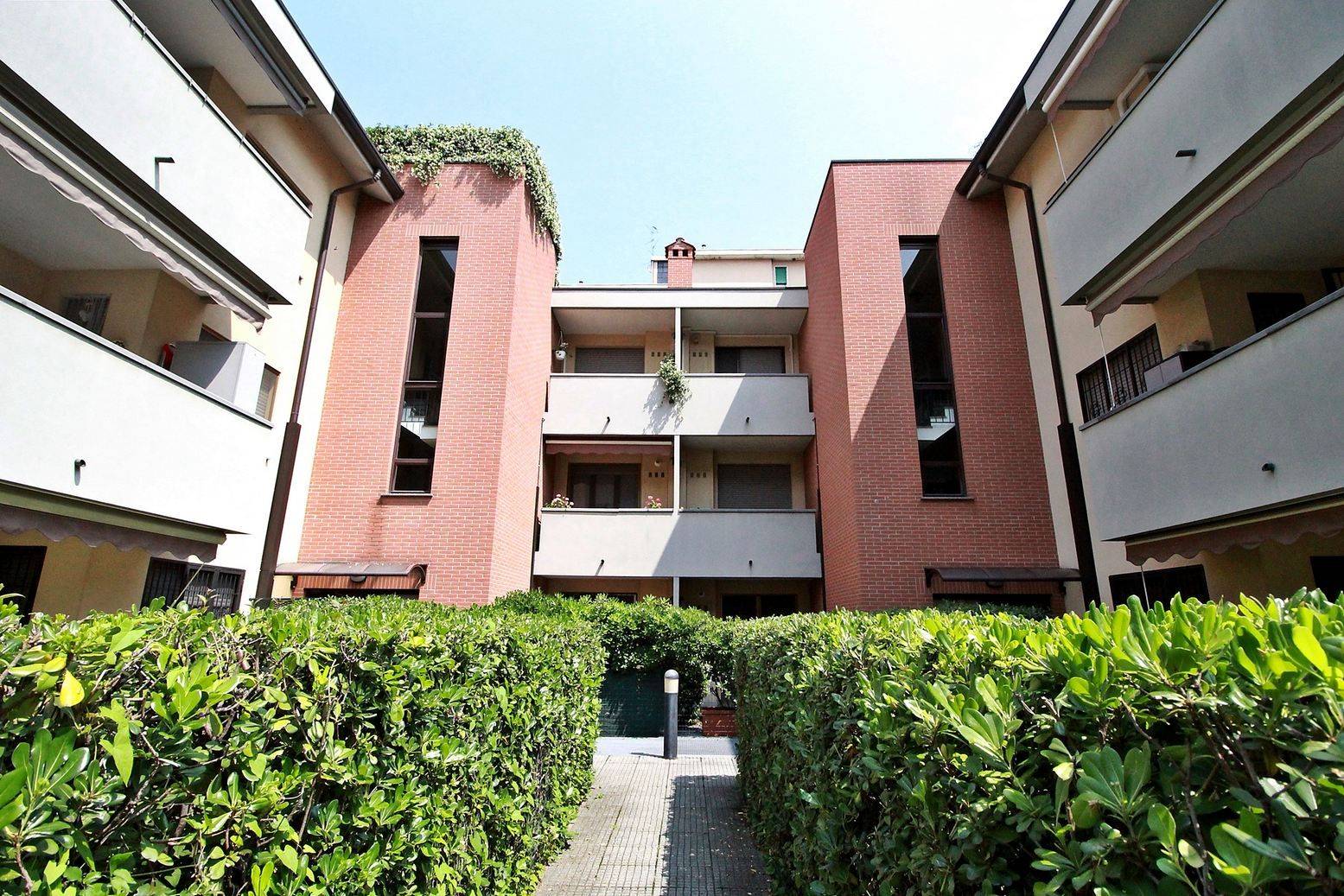 Trilocale via Monte Santo 18, San Rocco, Monza