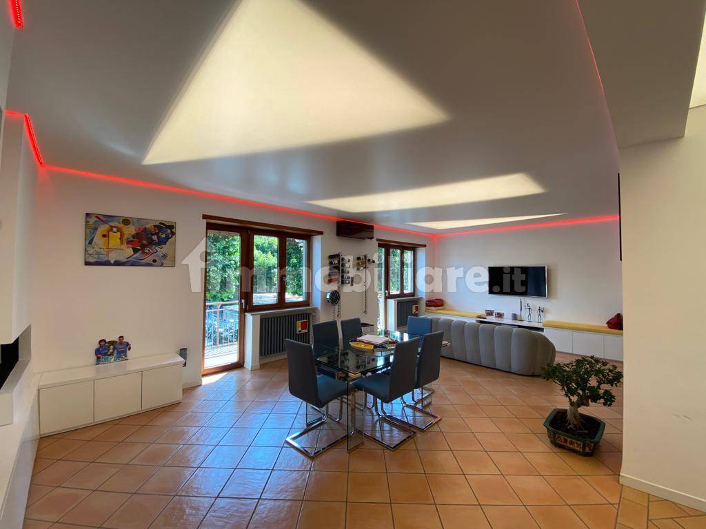 Appartamento ottimo stato, secondo piano, Rione Alto, Napoli