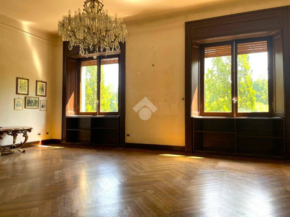 Appartamento piazza Roma 27, Centro, Cremona