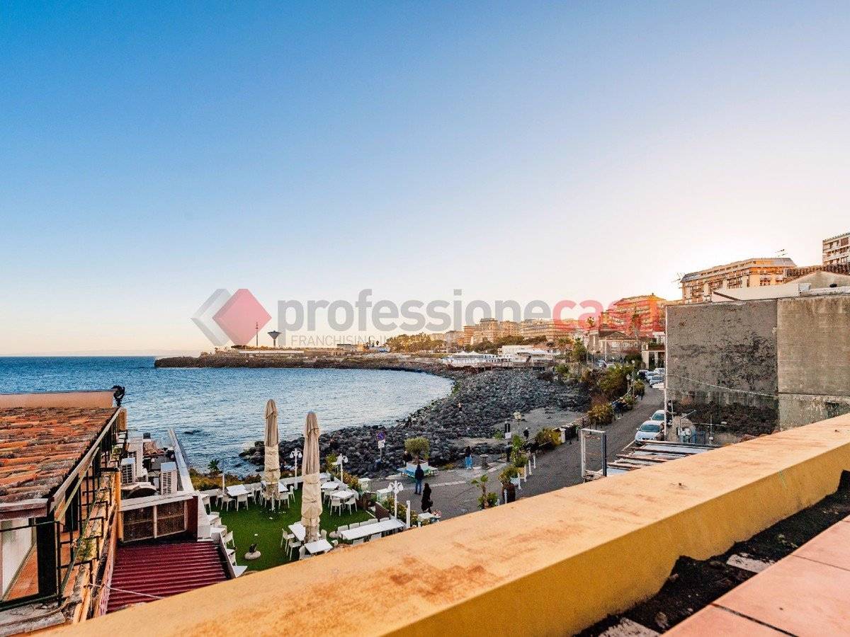 Quadrilocale via San Giovanni Li Cuti, 59, Guardia - Li Cuti, Catania