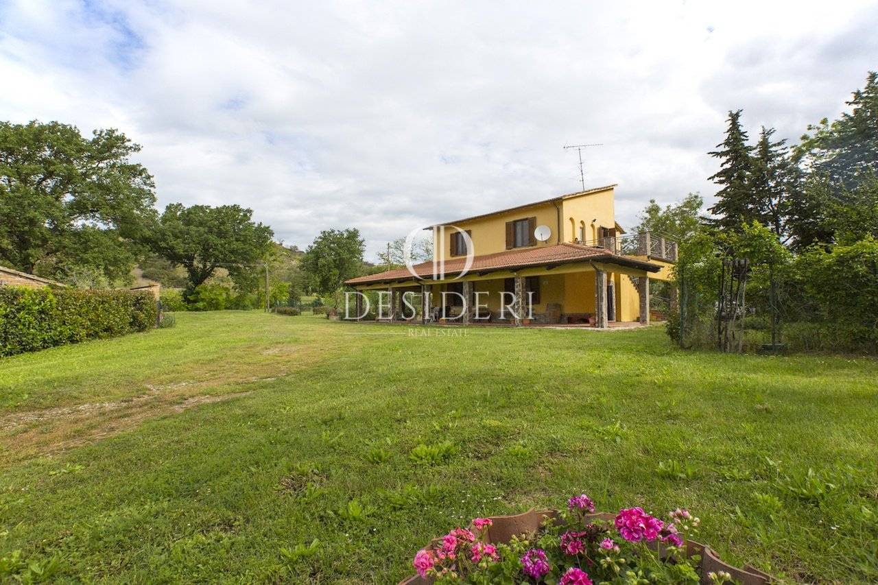 Locale commerciale in Vendita