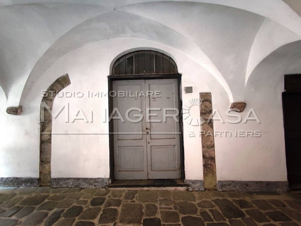 Locale commerciale in Vendita