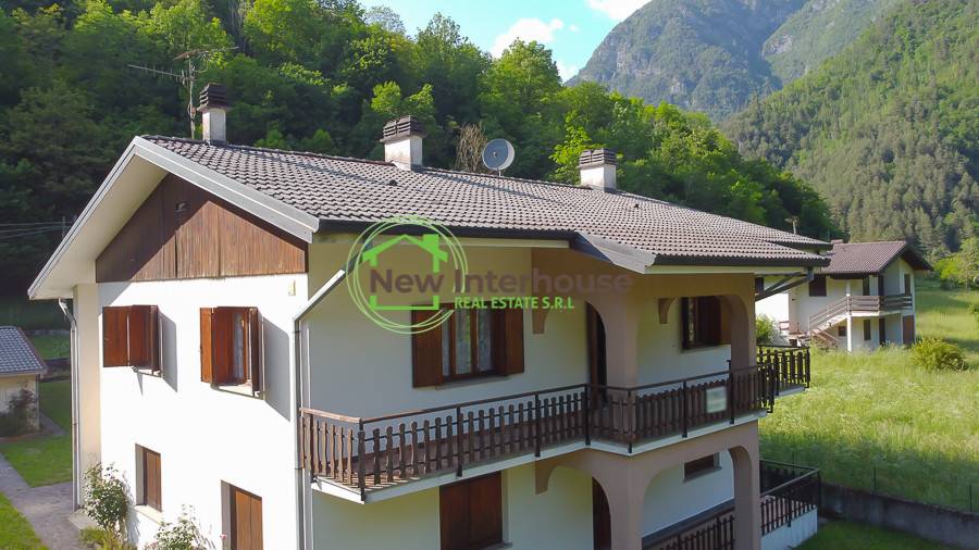 Appartamento via Chiamp 2, Vito d'Asio