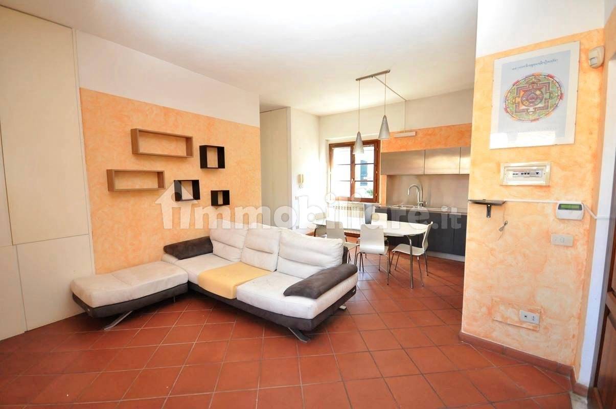 Trilocale buono stato, terzo piano, Massa