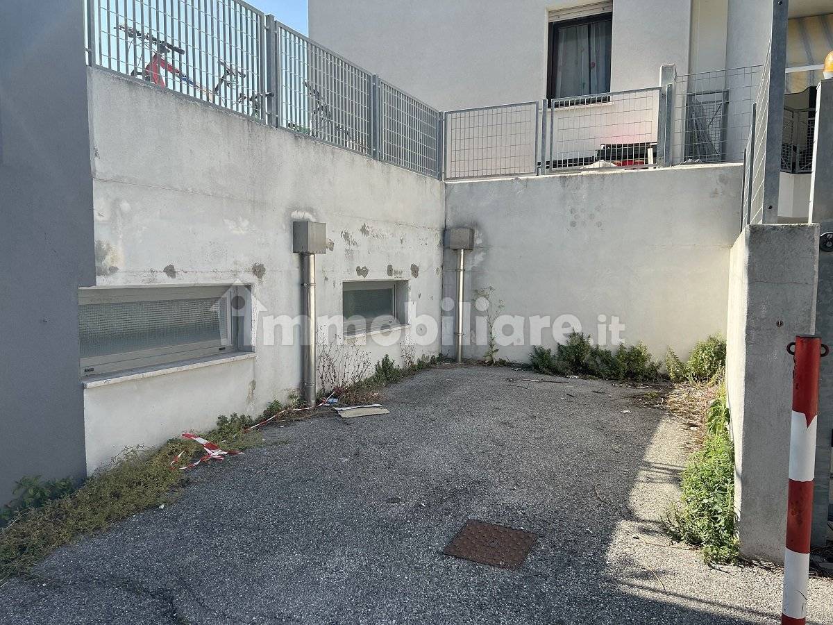 Posto auto - moto in Vendita